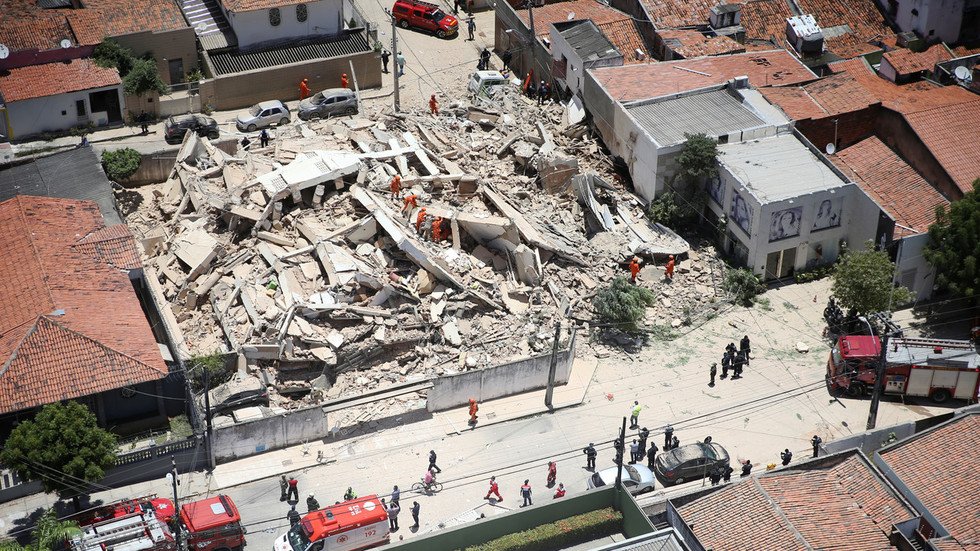 WATCH moment 7-story apartment block collapses in Brazil — RT World News