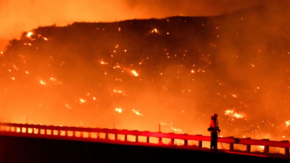 California fires: 50k people ordered to evacuate, 1 mln face planned ...