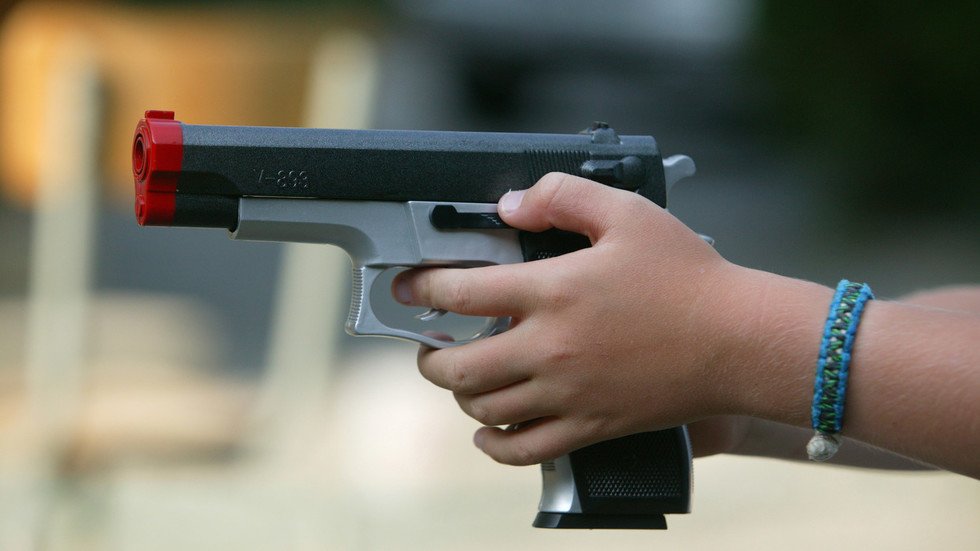 Cops shot couple over ‘obviously fake’ gun at erotic party despite ...