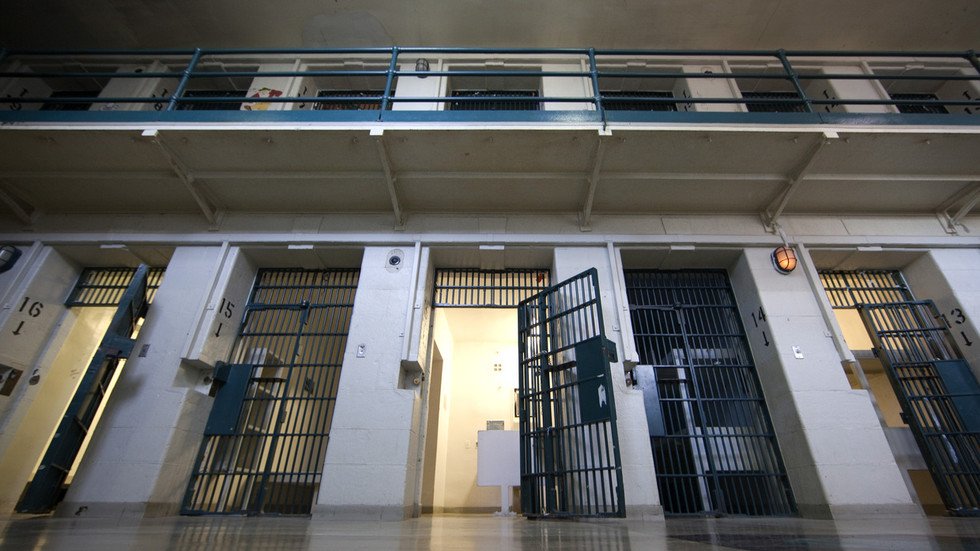 British prisons plagued by ISIS-supporting extremists, who hold Sharia ...