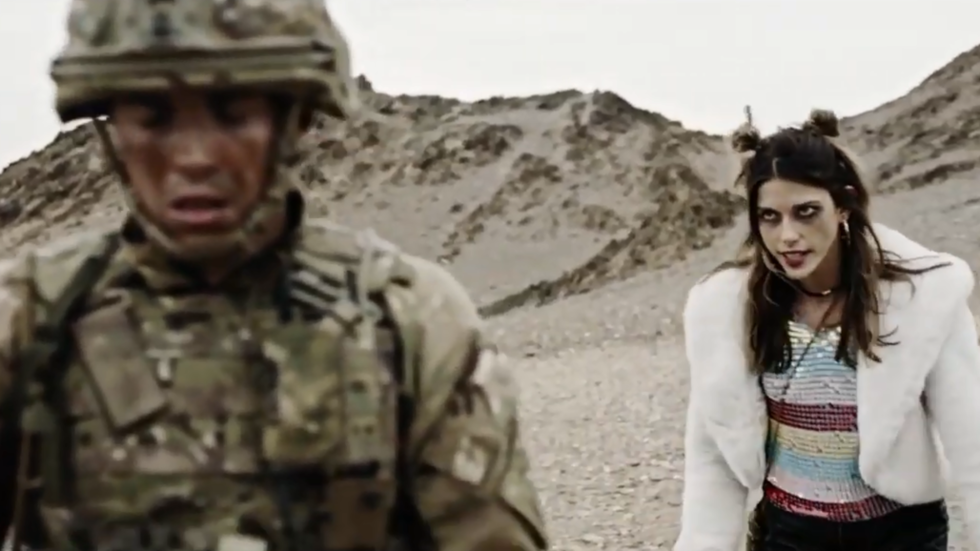 British army battles for the hearts of snowflakes and bloggers to fill ...