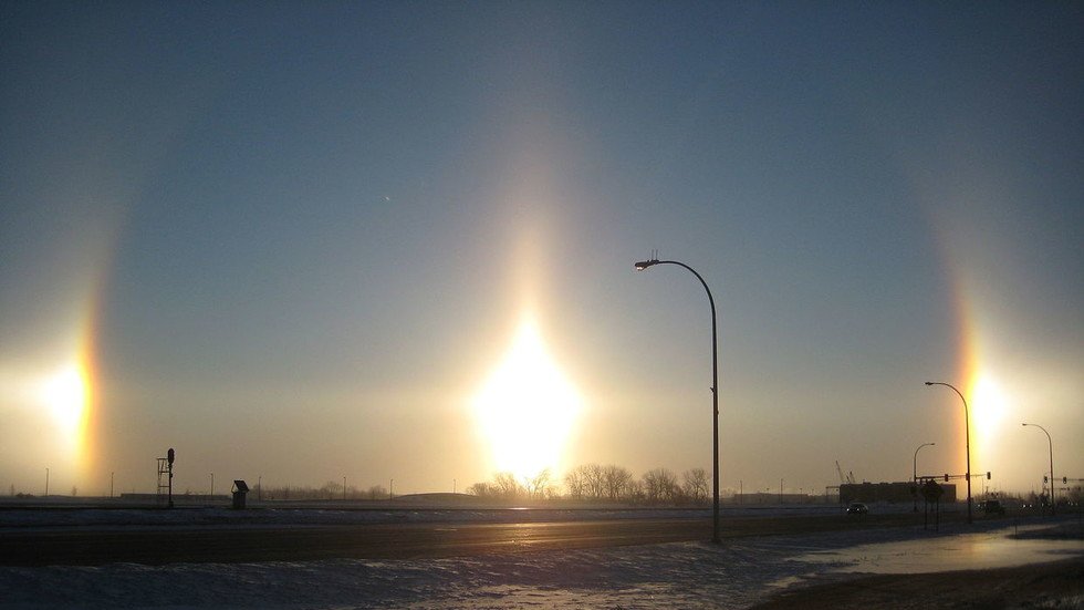 Residents baffled as THREE SUNS appear in skies above China (VIDEO ...
