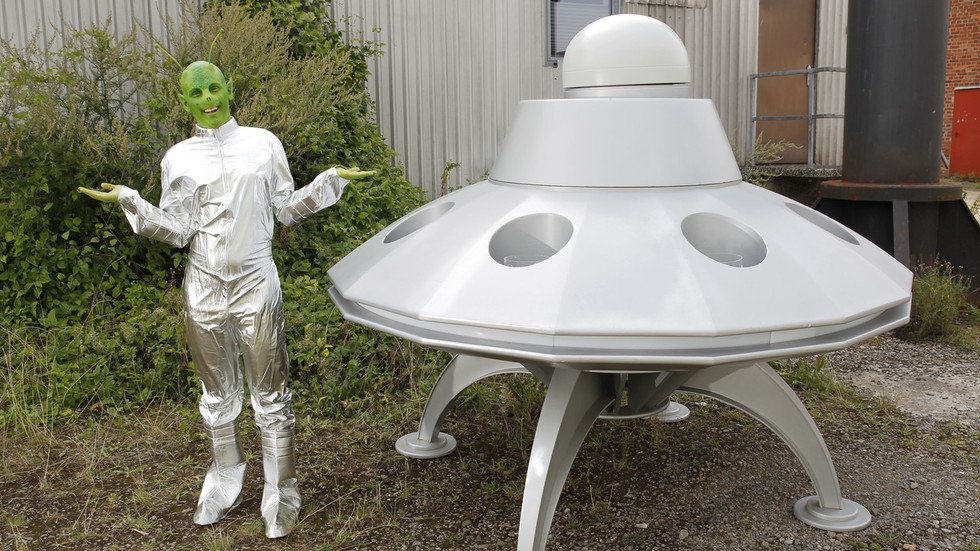 Scientists say ‘invisible aliens’ live among us. Revolutionary ...