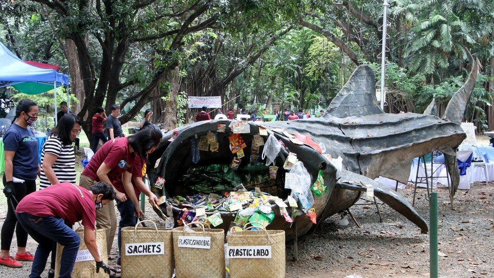 The Germ Guy (E1496) — RT Keiser Report