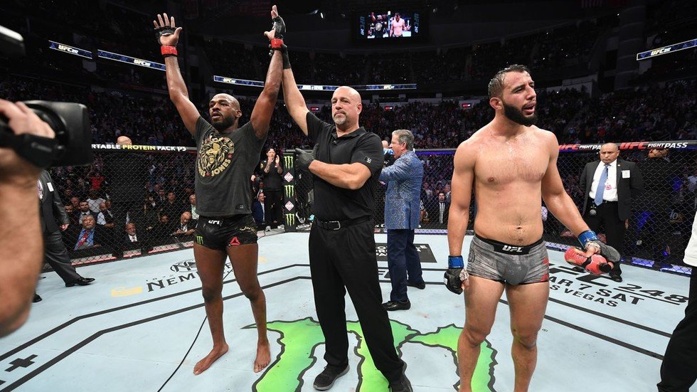 'We need to start holding judges accountable': MMA fans and pros react ...