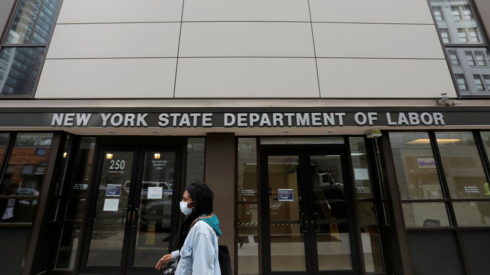 US unemployment shatters record, surpassing 3 MILLION claims — RT ...
