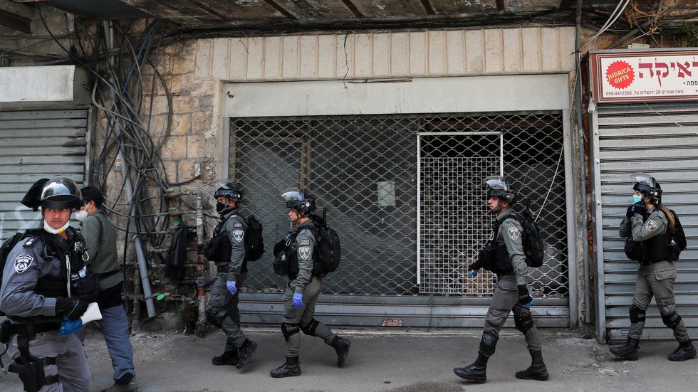 WATCH: Arab neighborhood in Jaffa erupts in riot after Israeli cops ...