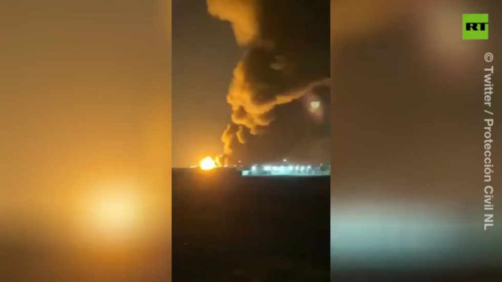 Mexican chemical plant RIPPED APART by huge blast as locals flee for ...
