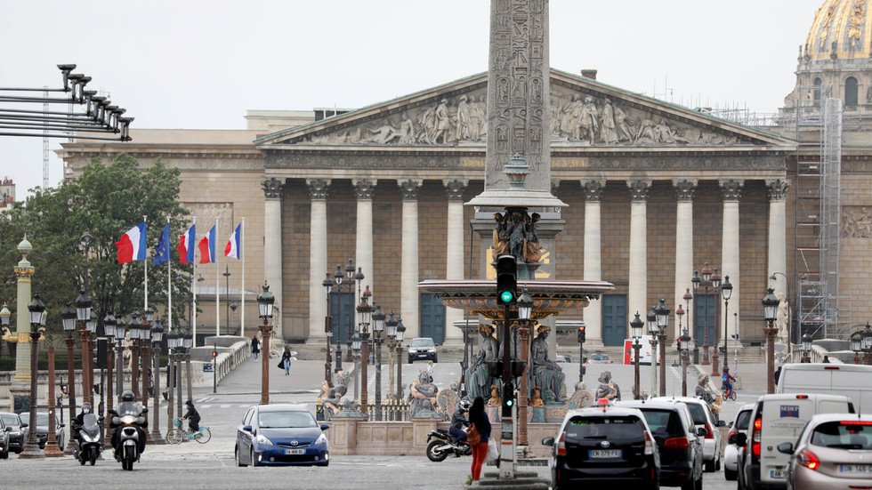 Paris mayor wants to reopen parks, health minister says ‘no’ — RT Newsline