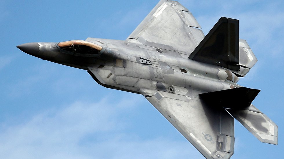F-22 Raptor CRASHES in Florida, pilot in stable condition — RT USA News