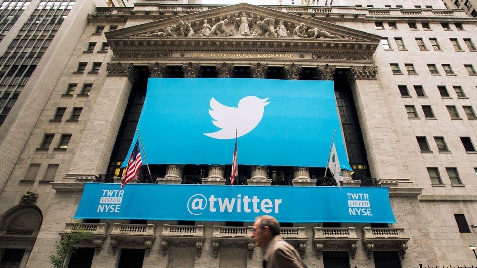Twitter trying new feature that allows users to CHOOSE who can reply to ...