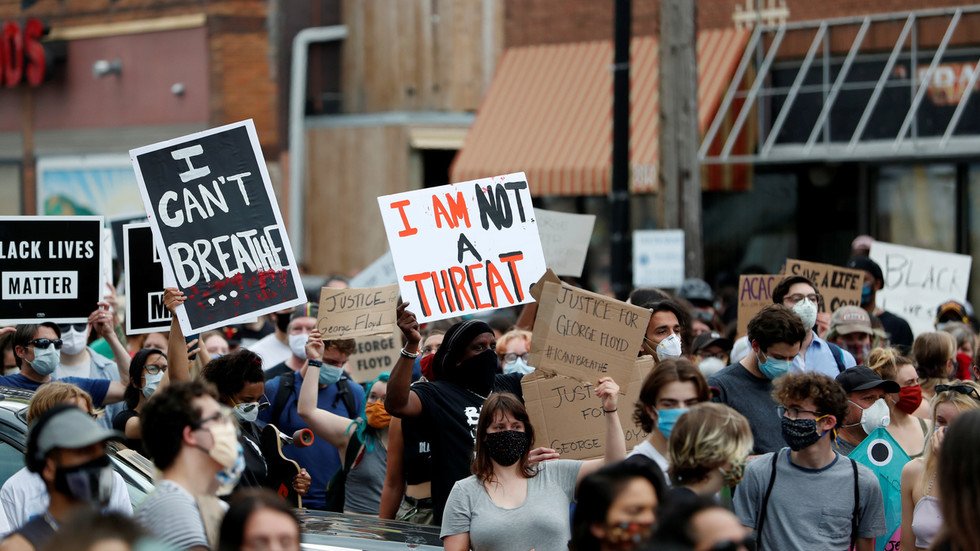 Riot cops fire tear gas & rubber bullets as HUGE crowds march in ...