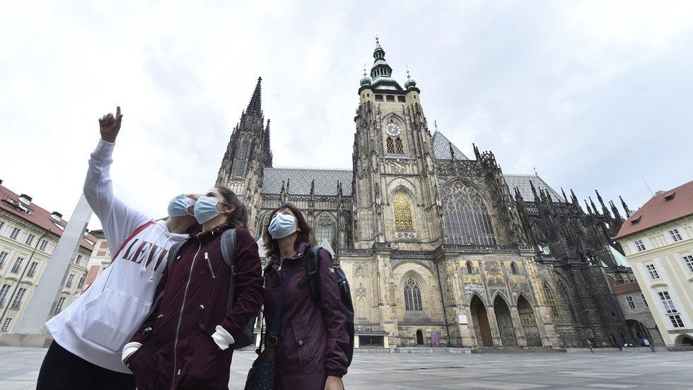 Global tourism facing worst decline on record, UN agency warns — RT ...