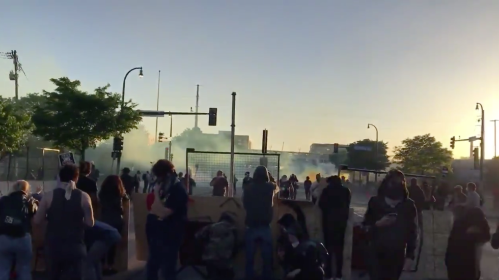 Minneapolis mayhem: Police & National Guard fall back as HUGE crowds ...
