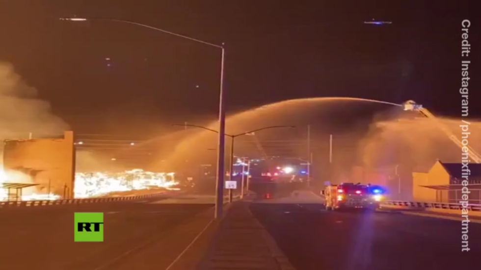 WATCH: Fire crews battle massive blaze in Arizona as police respond to ...