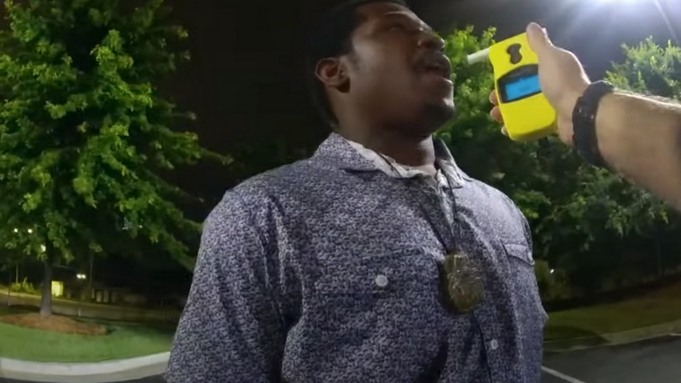 Bodycam video shows Atlanta police struggling with Rayshard Brooks ...