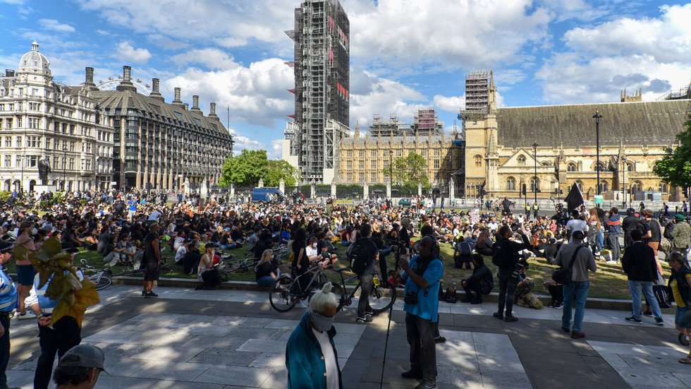 London is lawless, crushingly expensive and horribly overcrowded: it’s ...