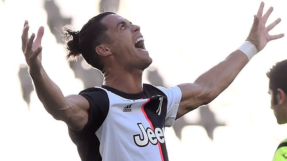 'Only took him two years!' Cristiano Ronaldo FINALLY breaks free-kick ...