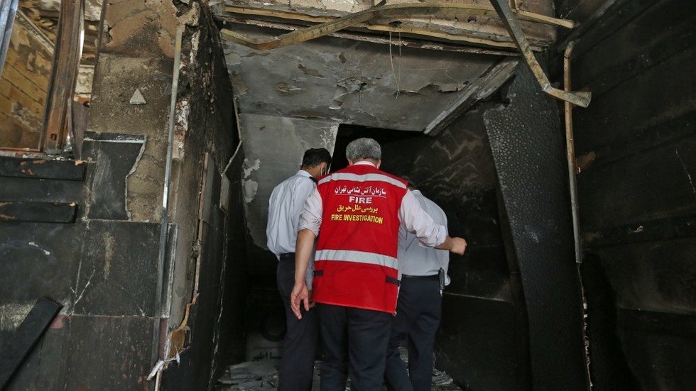 Explosion kills at least 2, injures 3 at factory near Tehran (VIDEO ...