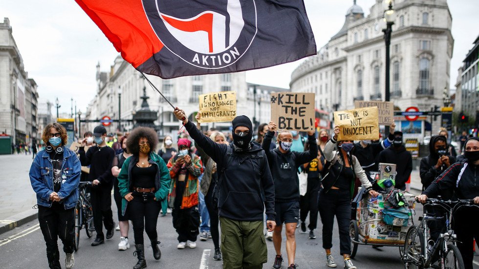 UK government advisers issue stark warning: Avoid local lockdowns or ...