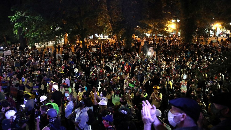 ACLU gets to decide who’s a journalist? Judge suggests having group vet ...