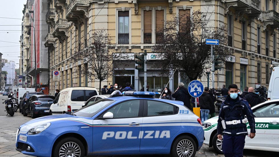 Bank robbers escape through Milan SEWERS after brief hostage situation ...