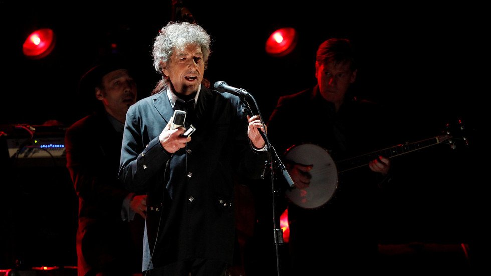 Bob Dylan DIED, MSNBC & Australian TV show say... & then have to ...