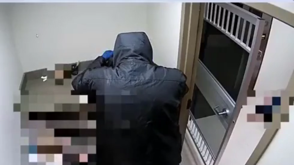 FBI launches manhunt for the ‘Too Tall Bandit’ as decade-long spree of ...