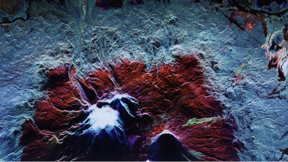 Eurasia's tallest active volcano ERUPTS & spews lava in stunning ...