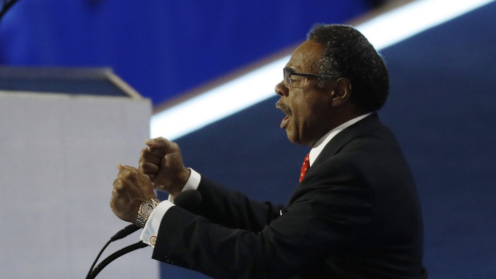 ‘This can’t be real’: Democratic rep & pastor stirs up storm after he ...