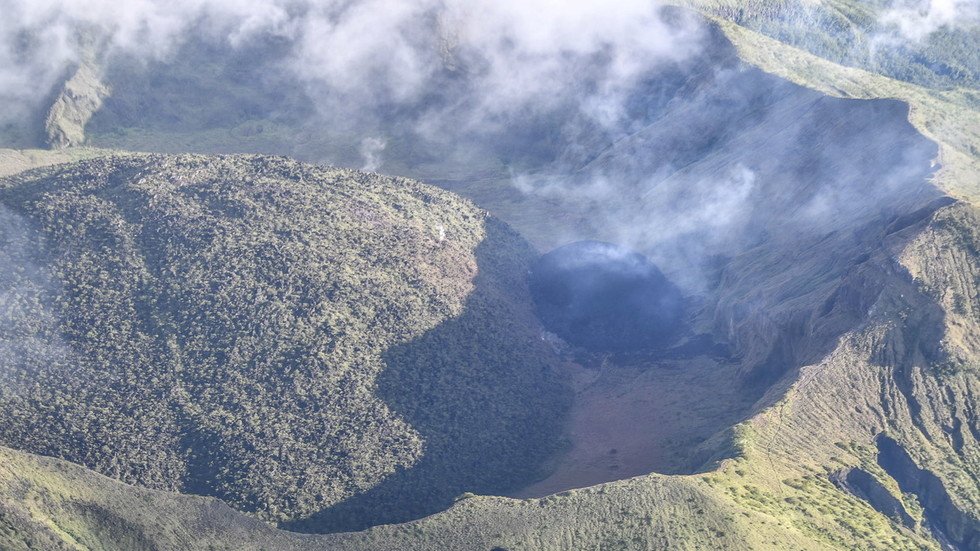 Caribbean volcano rumbles back to life, MSM fake news about evacuation ...