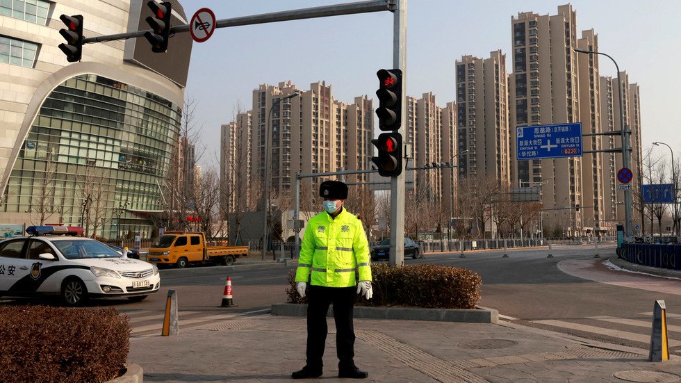 Beijing back in partial lockdown after new coronavirus cases emerge in ...
