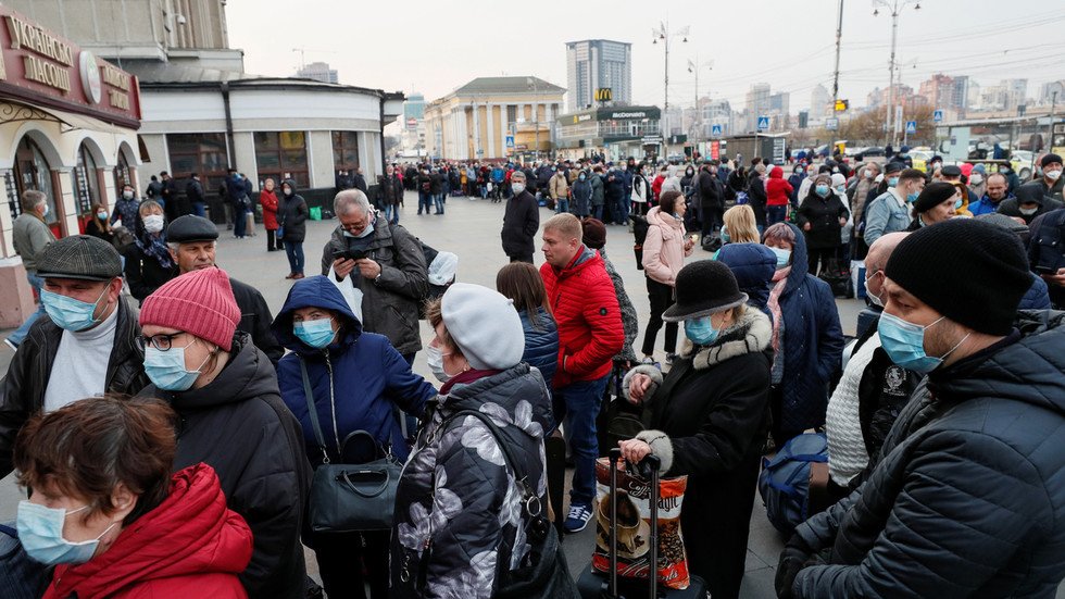 Russia's population decline accelerated in 2020, losing 500,000 ...