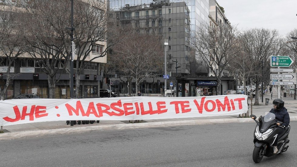 Fan revolt: Marseille football supporters STORM training ground before ...
