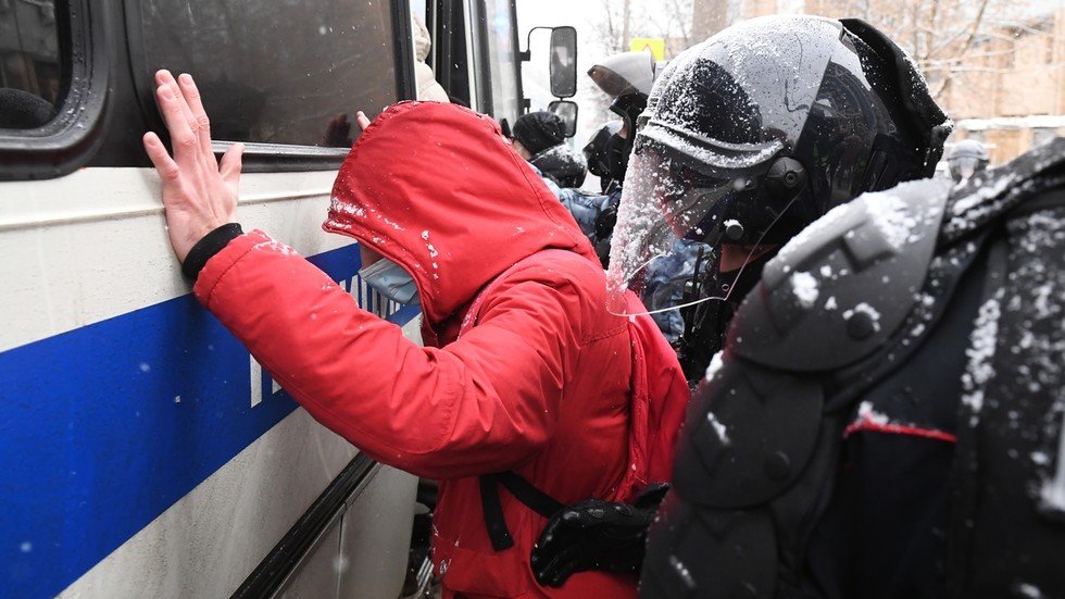 Moscow police conduct more than 100 probes into actions of riot ...