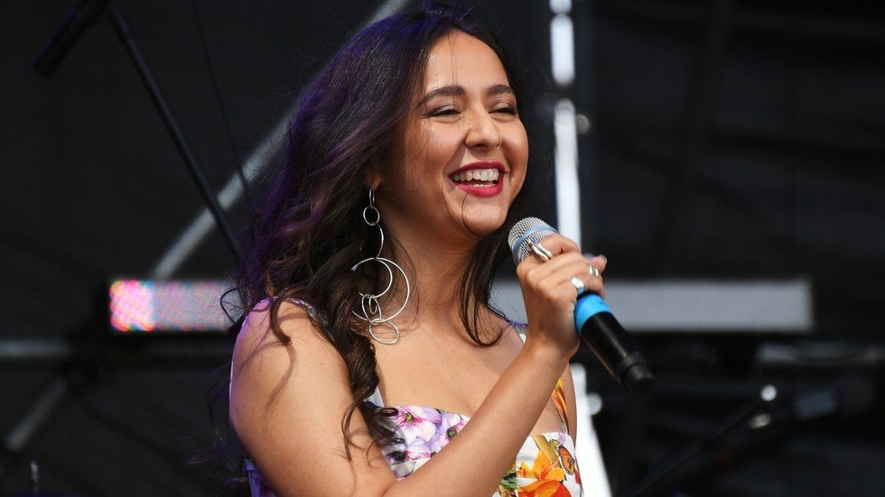Russia chooses Tajik child refugee turned pop star & UNCHR ambassador ...
