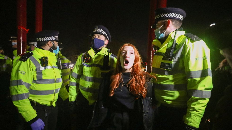 Police round up women mourning London kidnapping-murder victim in ...