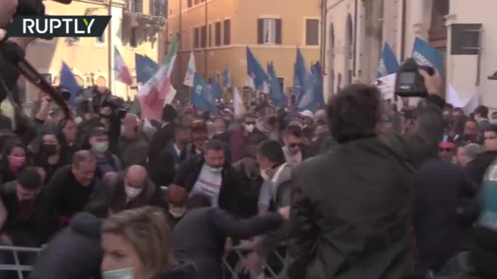 WATCH business owners clash with police as anti-lockdown protest turns ...