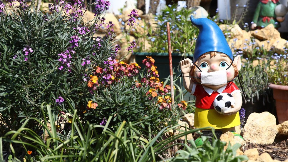 The great British garden-gnome famine: Elf is on the way after Suez ...