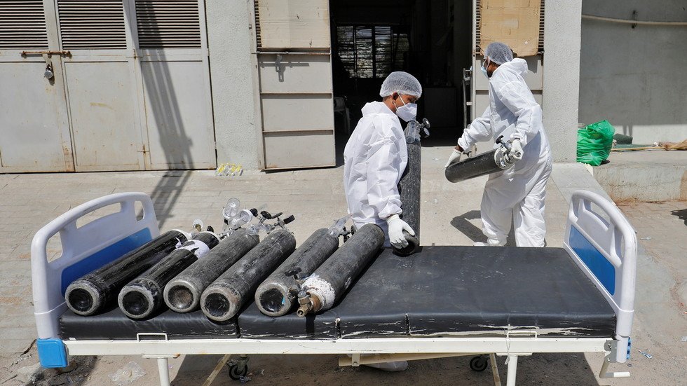 Delhi oxygen crisis: Hospitals hover hours from running out amid hike ...