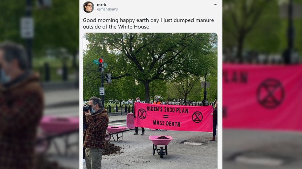 ‘Stop the bullsh*t’: Extinction Rebellion protesters dump MANURE ...