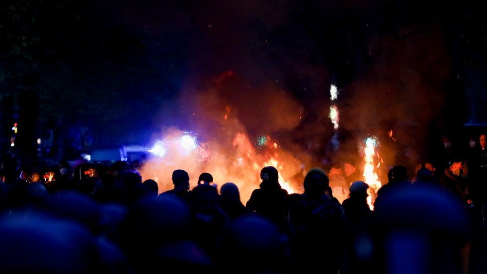 ‘Blind destructive rage’: At least 93 police officers injured, more ...