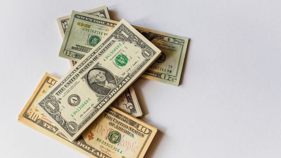 Dumping dollars: Russia ditches over a billion bucks of US government ...