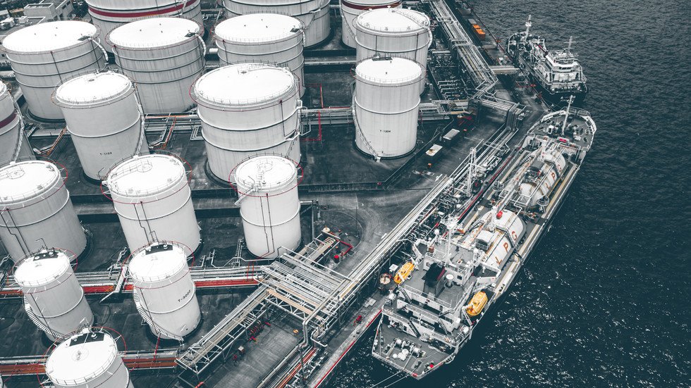 China starts work on the world’s largest LNG storage unit — RT Business ...