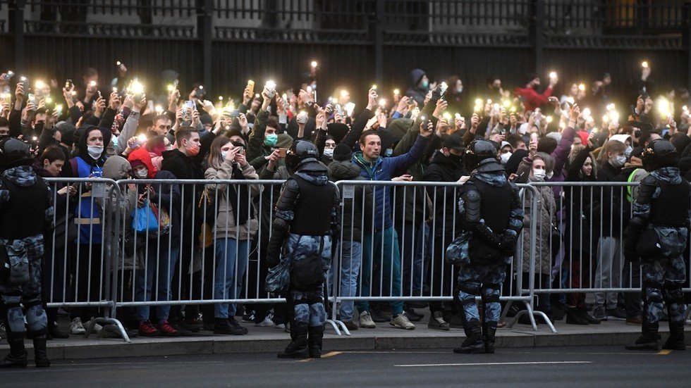 Ahead of Russian elections, parties turn their backs on street protests ...