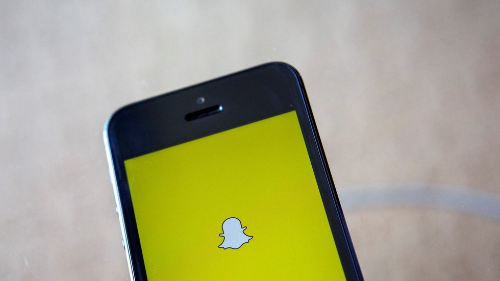 Snapchat down, with 100,000+ outages reported and frantic users ...