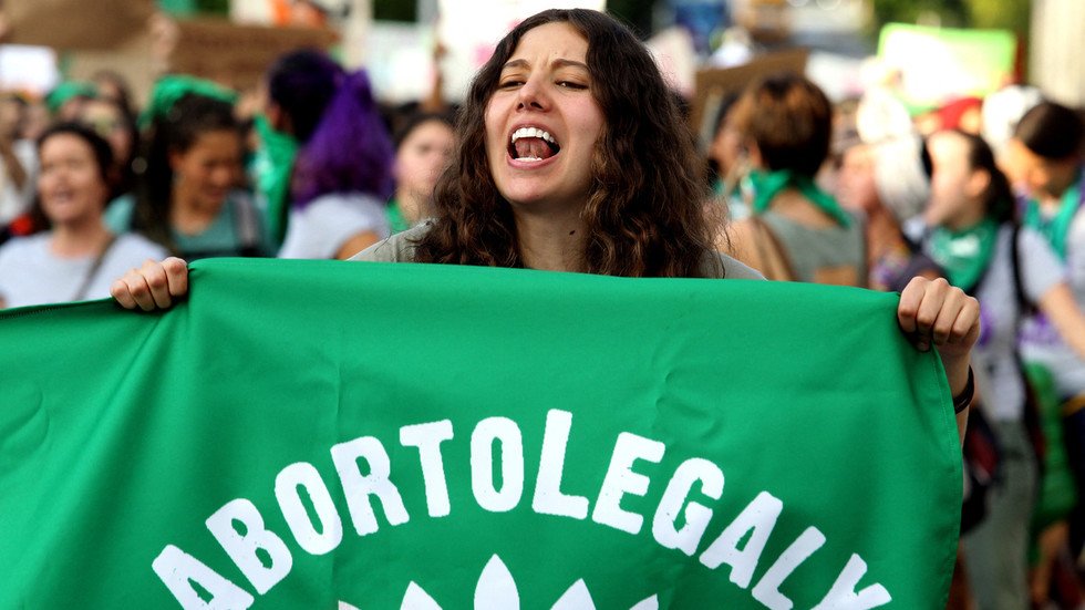 ‘Historic step for women’s rights: Mexico’s top court decriminalizes ...