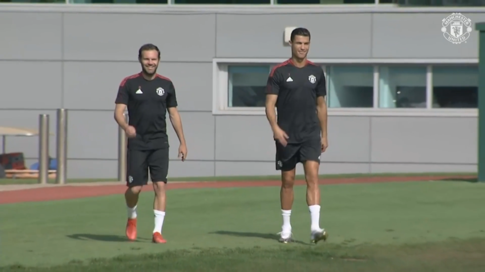 WATCH: Ronaldo trains with Manchester United for first time in 12 years ...