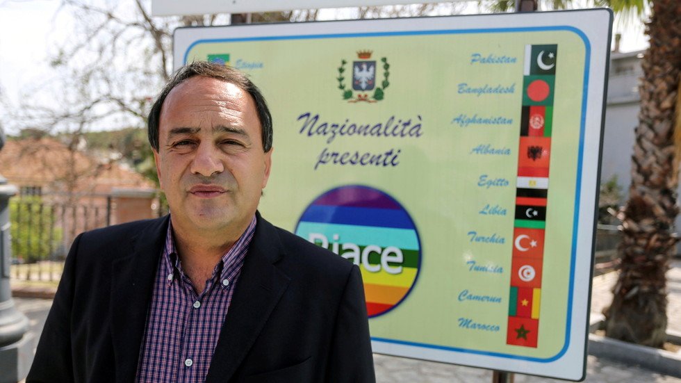 Italian ex-mayor, once praised for integrating migrants, gets 13 YEARS ...