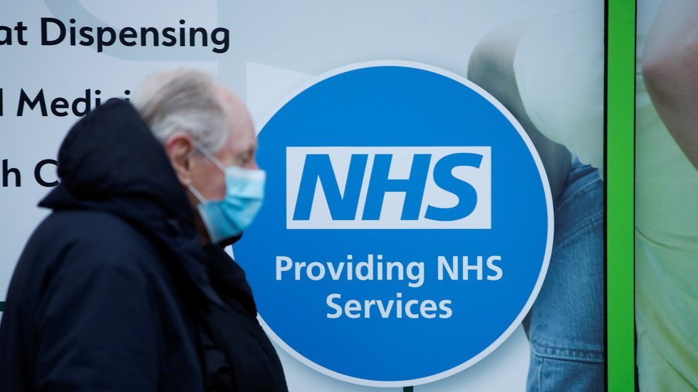 1 in 4 Brits give up on NHS non-emergency calls due to long queues ...